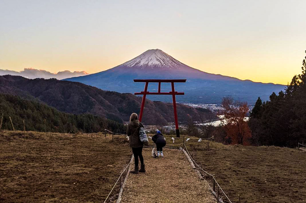 Tenku no torii - Kawaguchiko's Torii in the Sky - Japan Journeys
