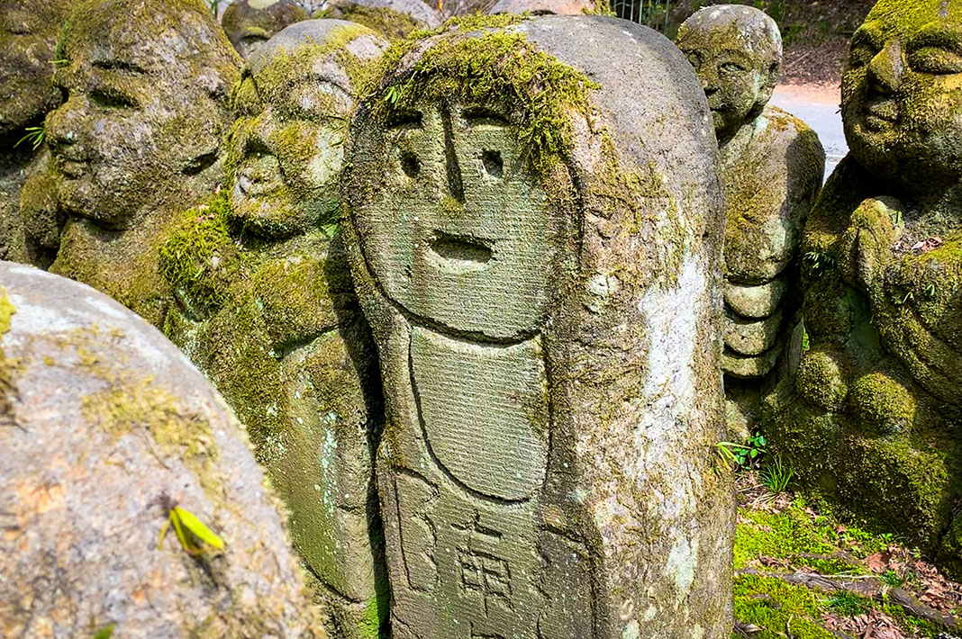 Otagi Nenbutsuji and its 1,200 unique stone statues - Japan Journeys