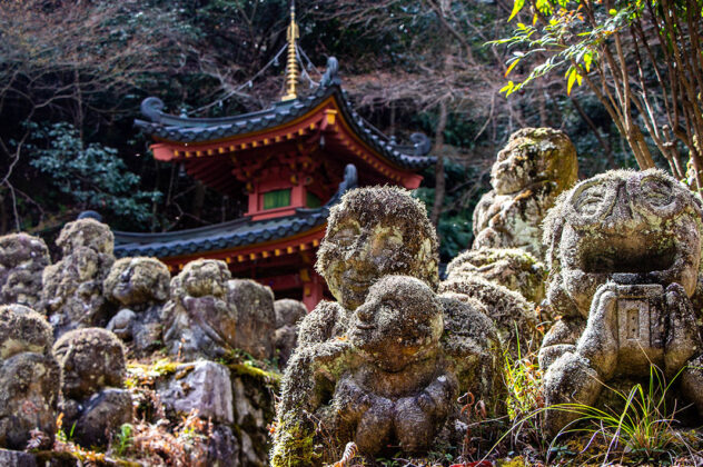 Otagi Nenbutsuji and its 1,200 unique stone statues - Japan Journeys